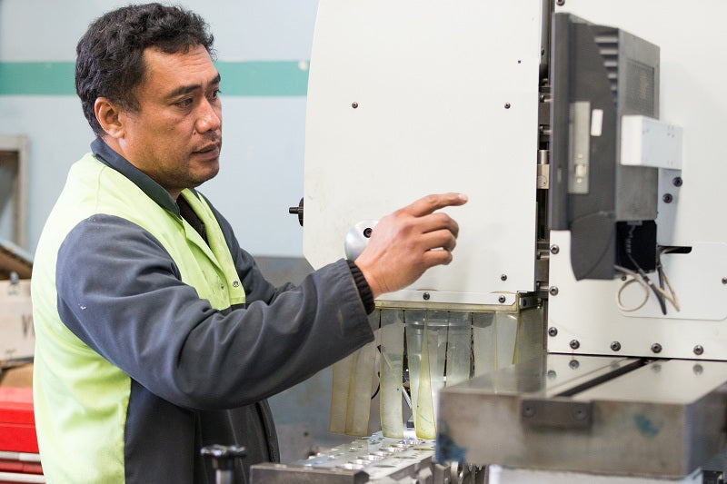 NEWEN SEAT CUTTING MACHINE - Hoppers Heads